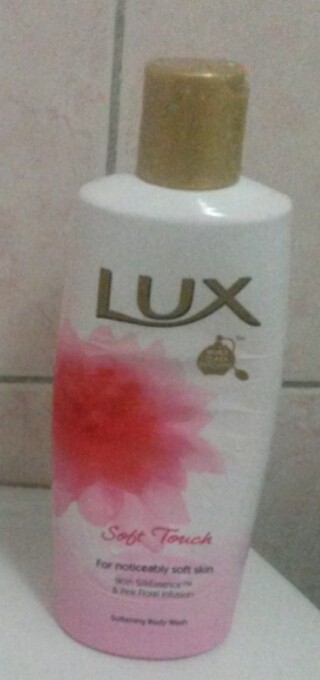 Lux New Soft Touch Body Wash Review Beauty Bulletin Bath Soaps